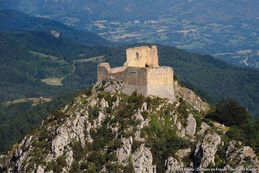 Château de Montségur : le château cathare imprenable ? | Détours en France