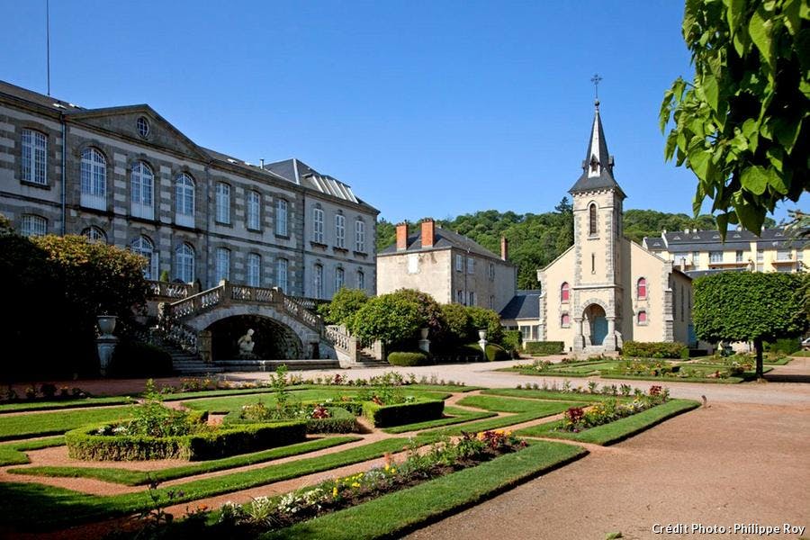 Guéret : la campagne aux portes de la ville dans la Creuse - Détours en ...